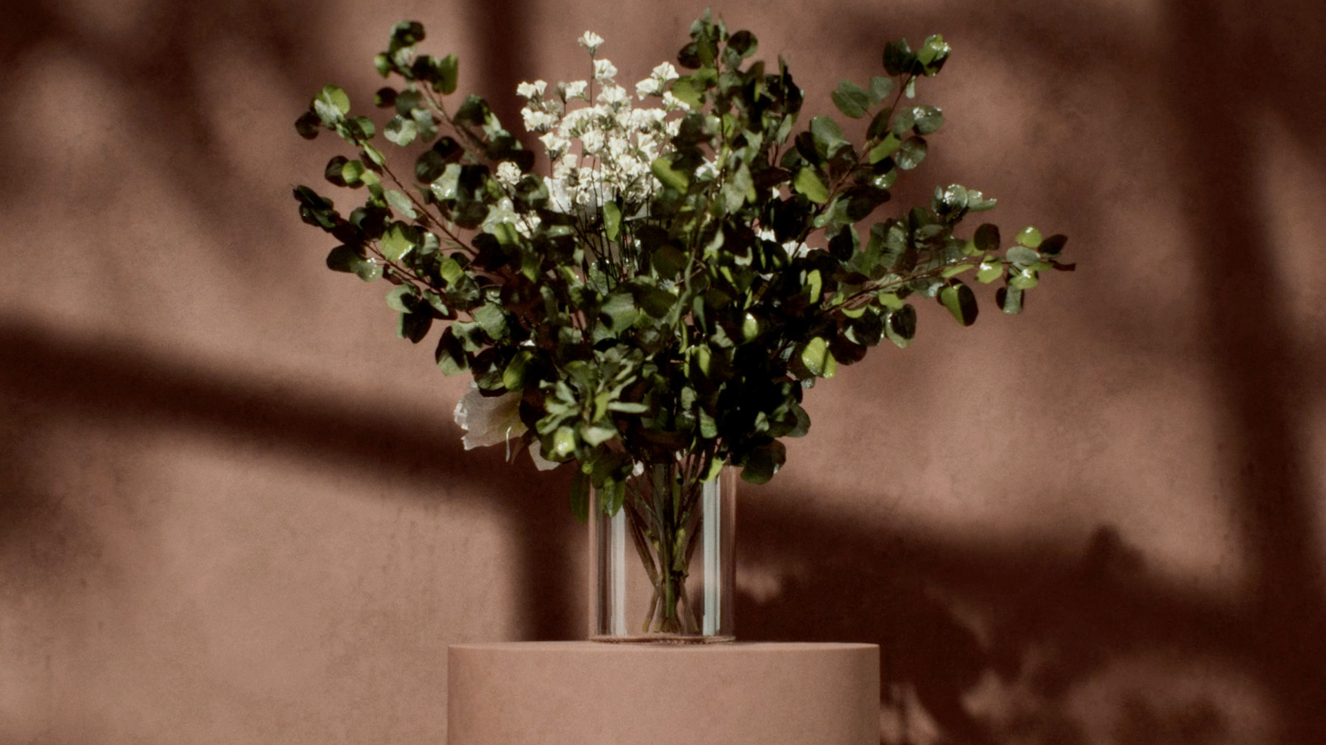 About us - Floward | Flowers and Gifts Online Delivery